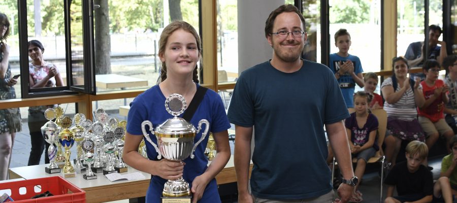 Hannah Schulz mit Kurt-Möckel-Pokal ausgezeichnet – Karlsruher ...